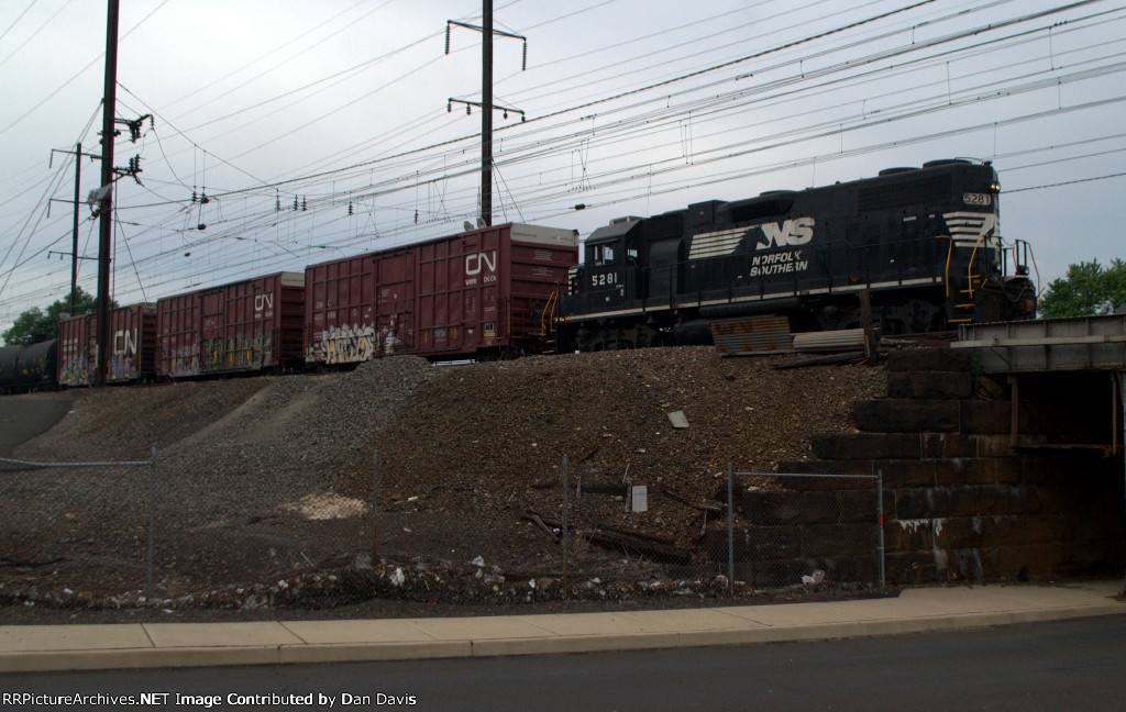 NS GP38-2 5281 leads WPBS-02